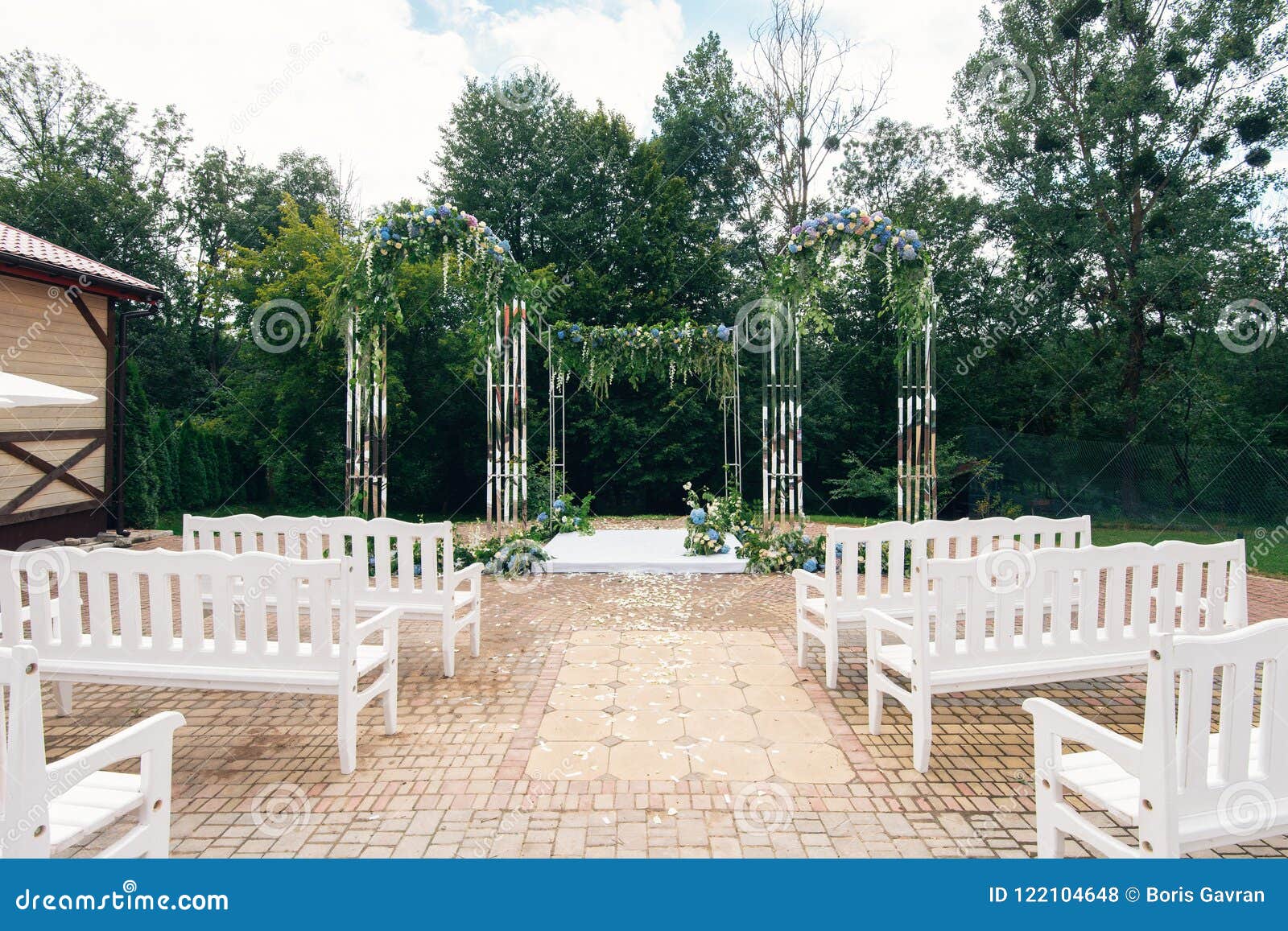 Wedding Path and Decorations for Newlyweds. in Nature in the Garden ...