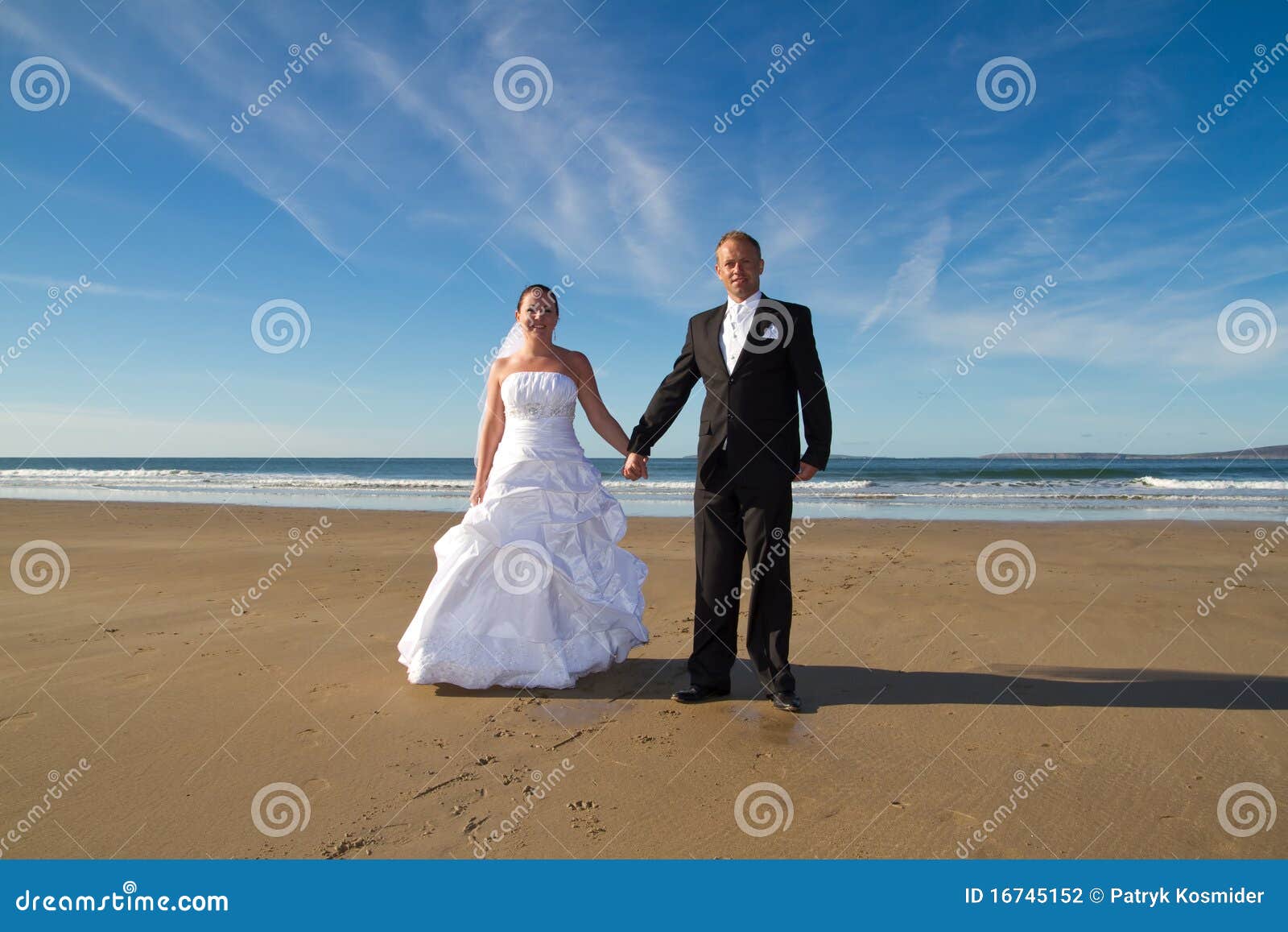 Wedding photo session stock photo. Image of dress, beach - 16745152