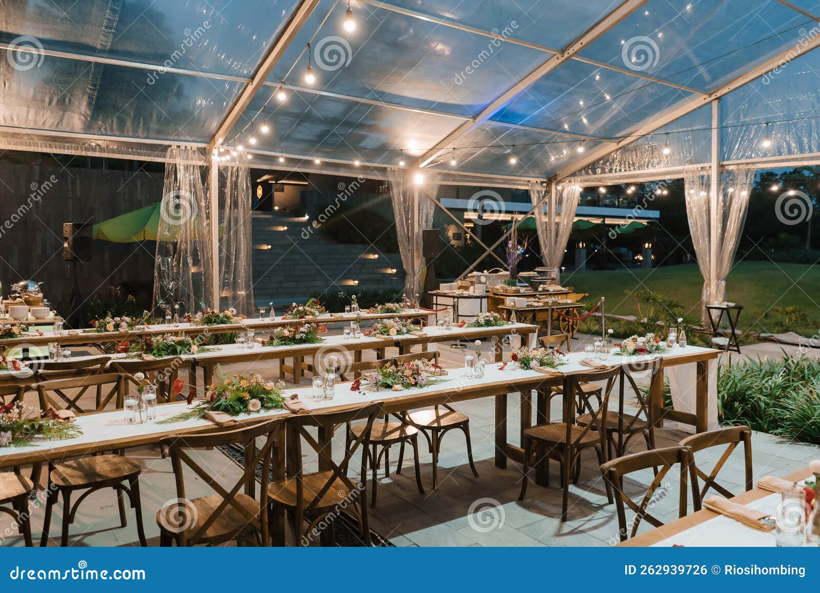 Wedding Reception Night Dinner Setup Table with Beautiful Flower ...