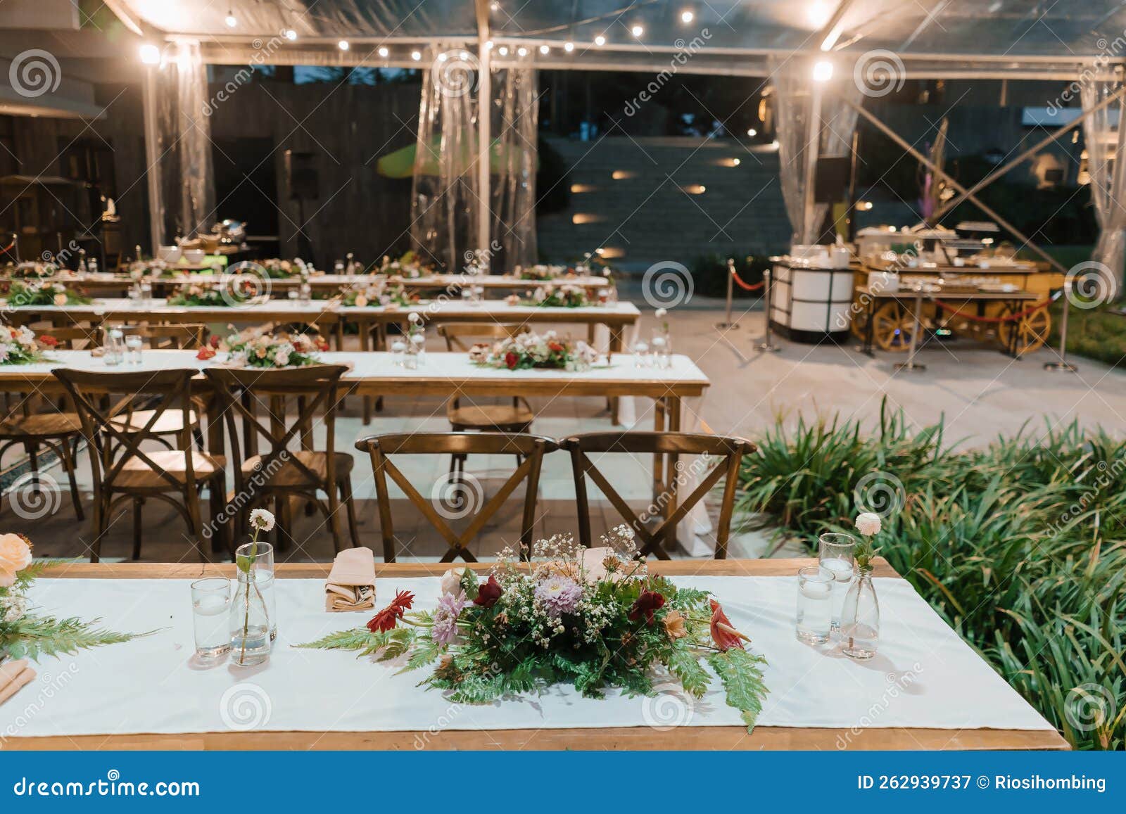 Wedding Reception Night Dinner Setup Table with Beautiful Flower ...