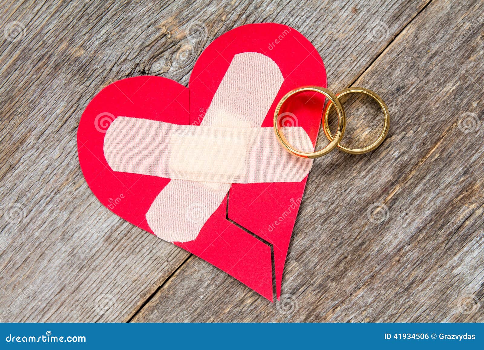 Wedding Rings and Broken Heart Stock Photo - Image of broken, rings ...