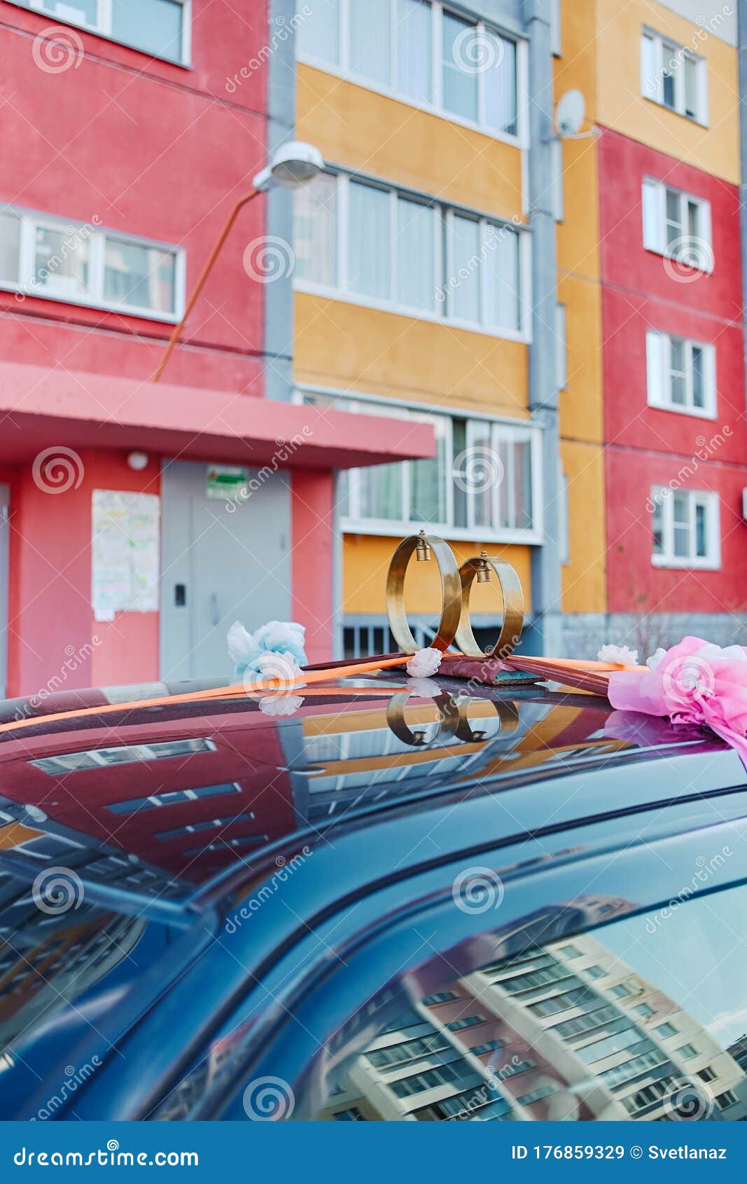 Wedding rings on the car stock image. Image of bouquet - 176859329