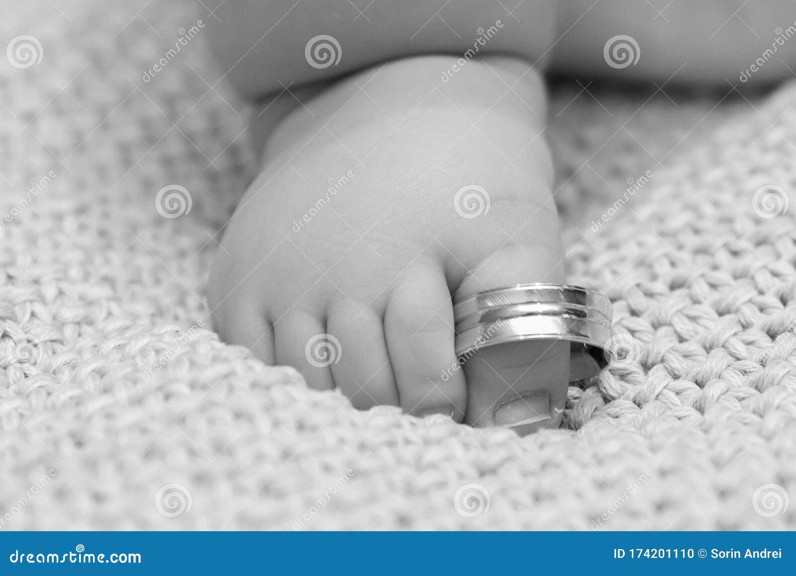Wedding Rings on Child Finger Stock Photo - Image of toes, child: 174201110