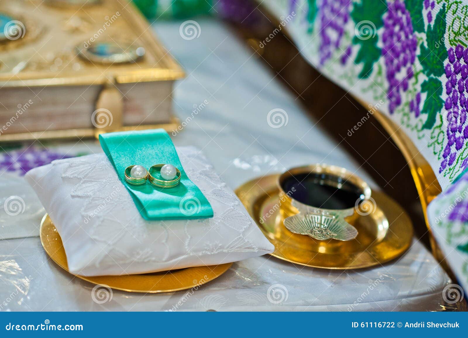 Wedding rings at church stock photo. Image of rings, golden - 61116722