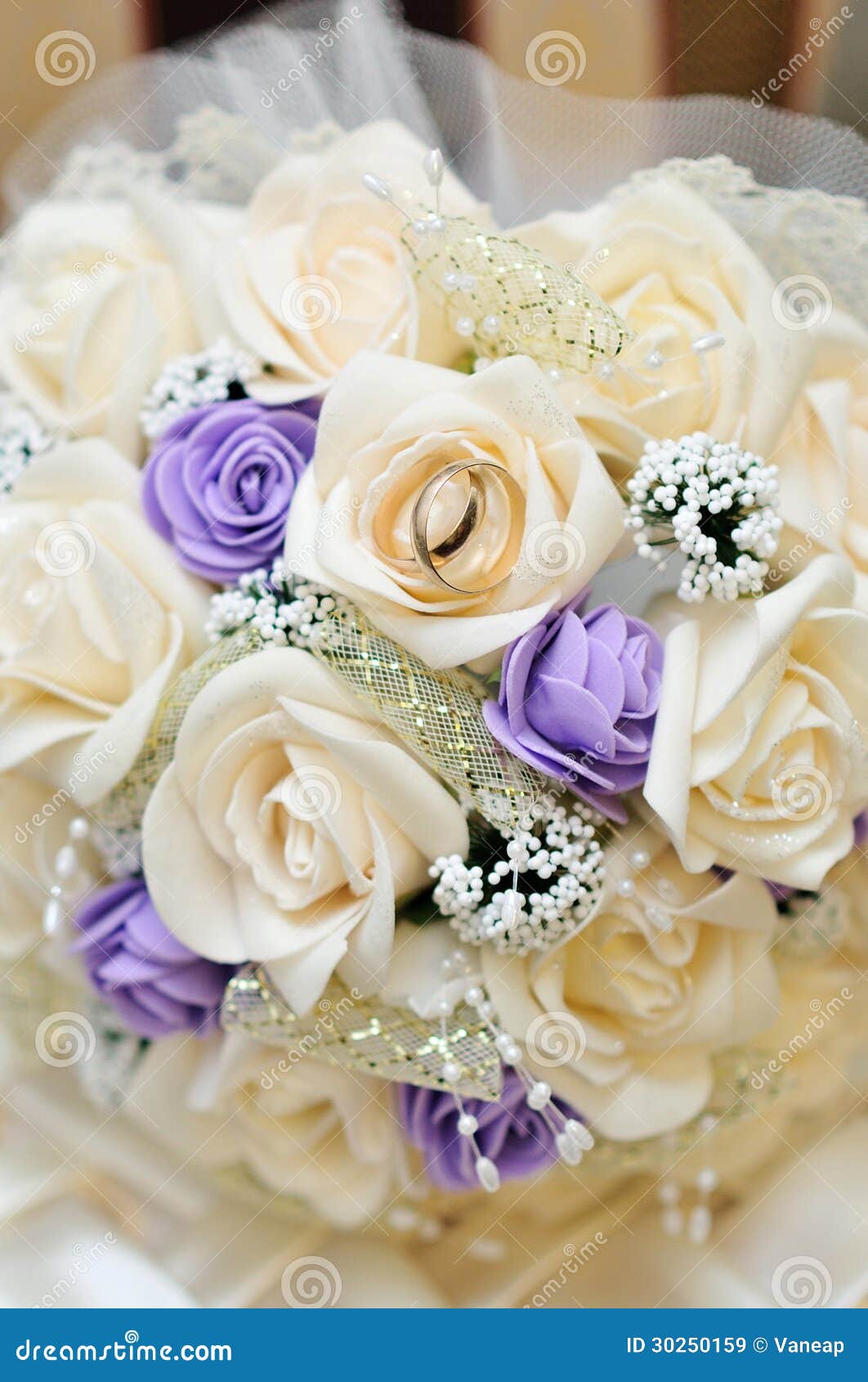 Wedding Rings on the Wedding Bouquet Stock Image - Image of golden ...