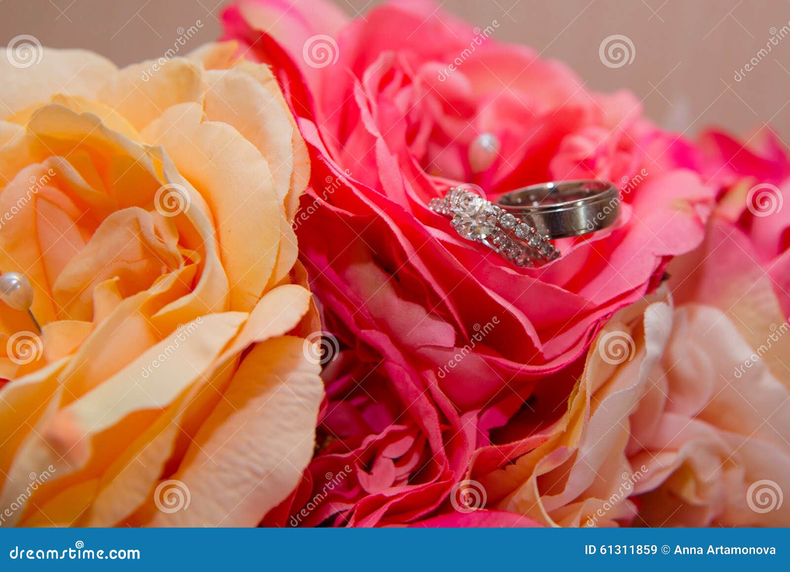 Wedding rings, red flowers stock image. Image of amorousness - 61311859