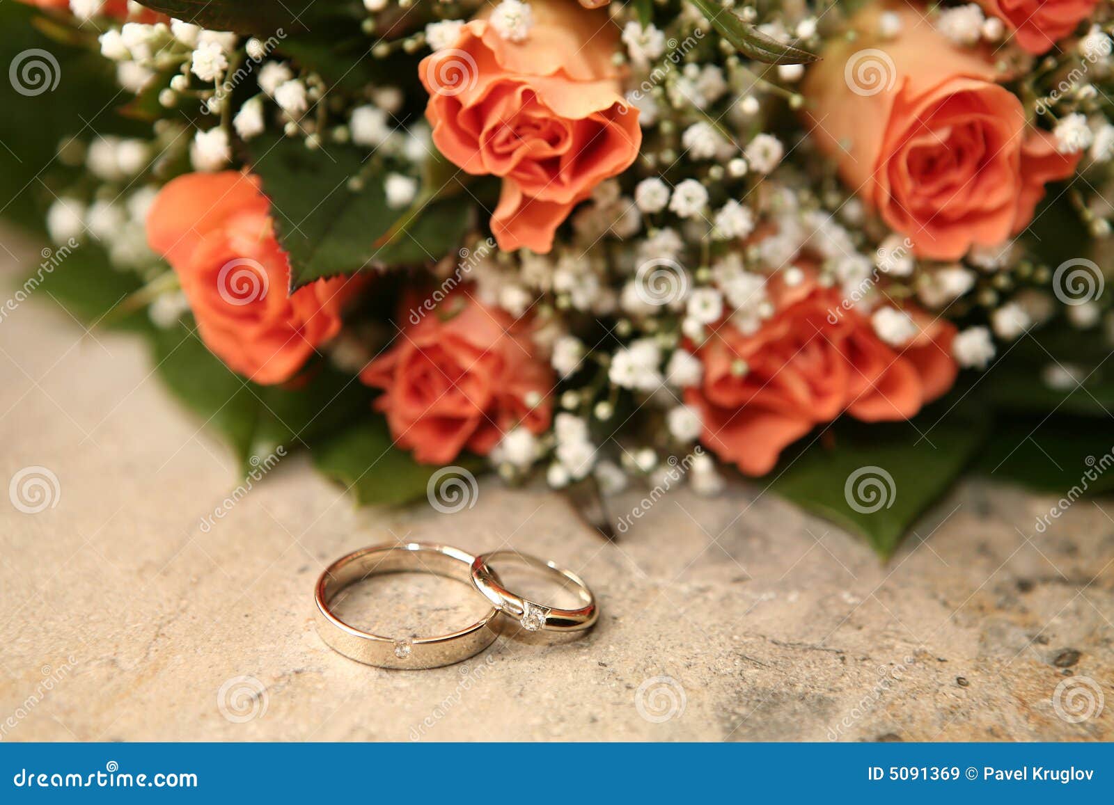 Wedding rings with roses stock image. Image of gift, freshness - 5091369
