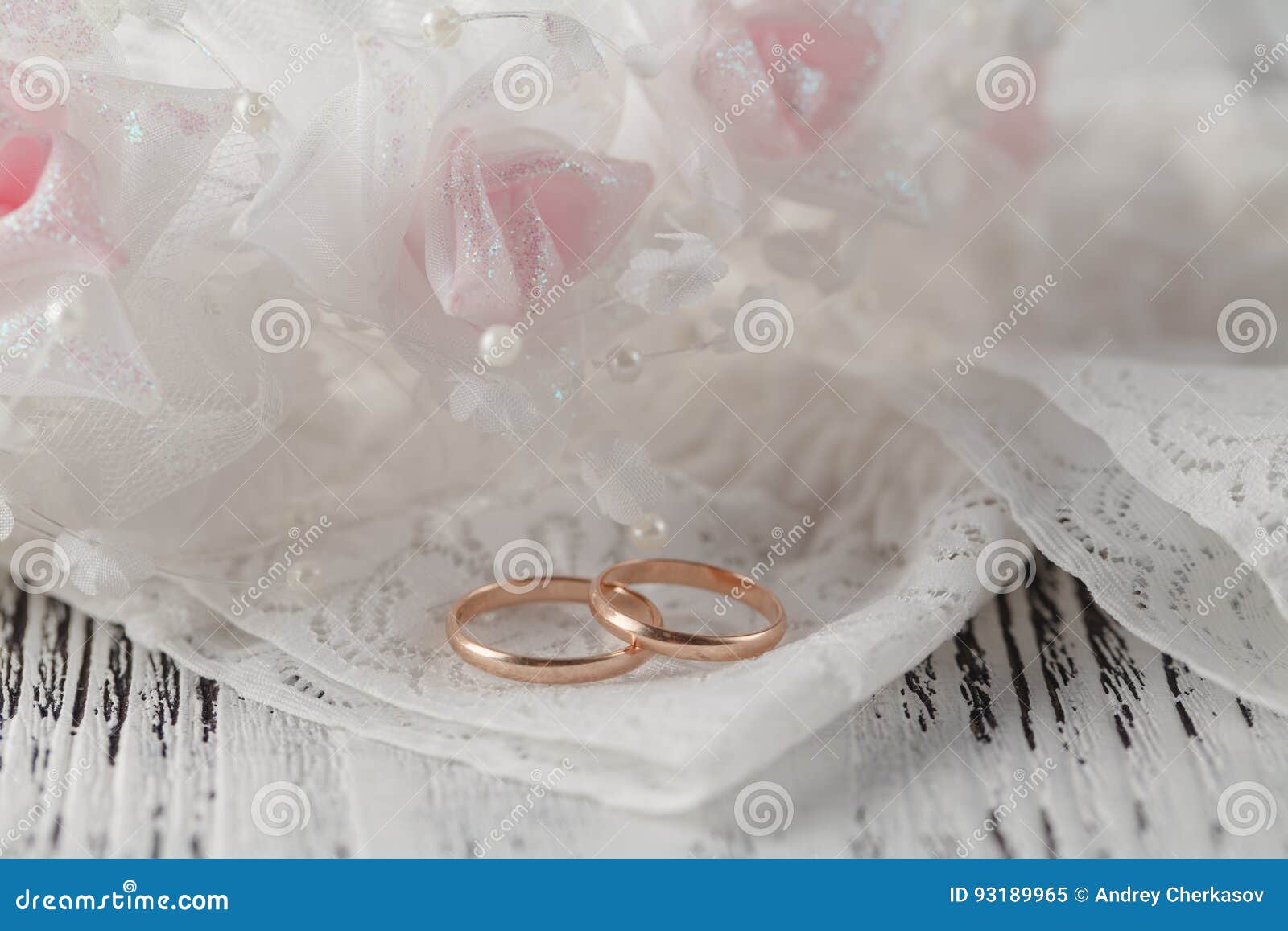 Wedding Rings on White Satin Stock Image - Image of lace, event: 93189965