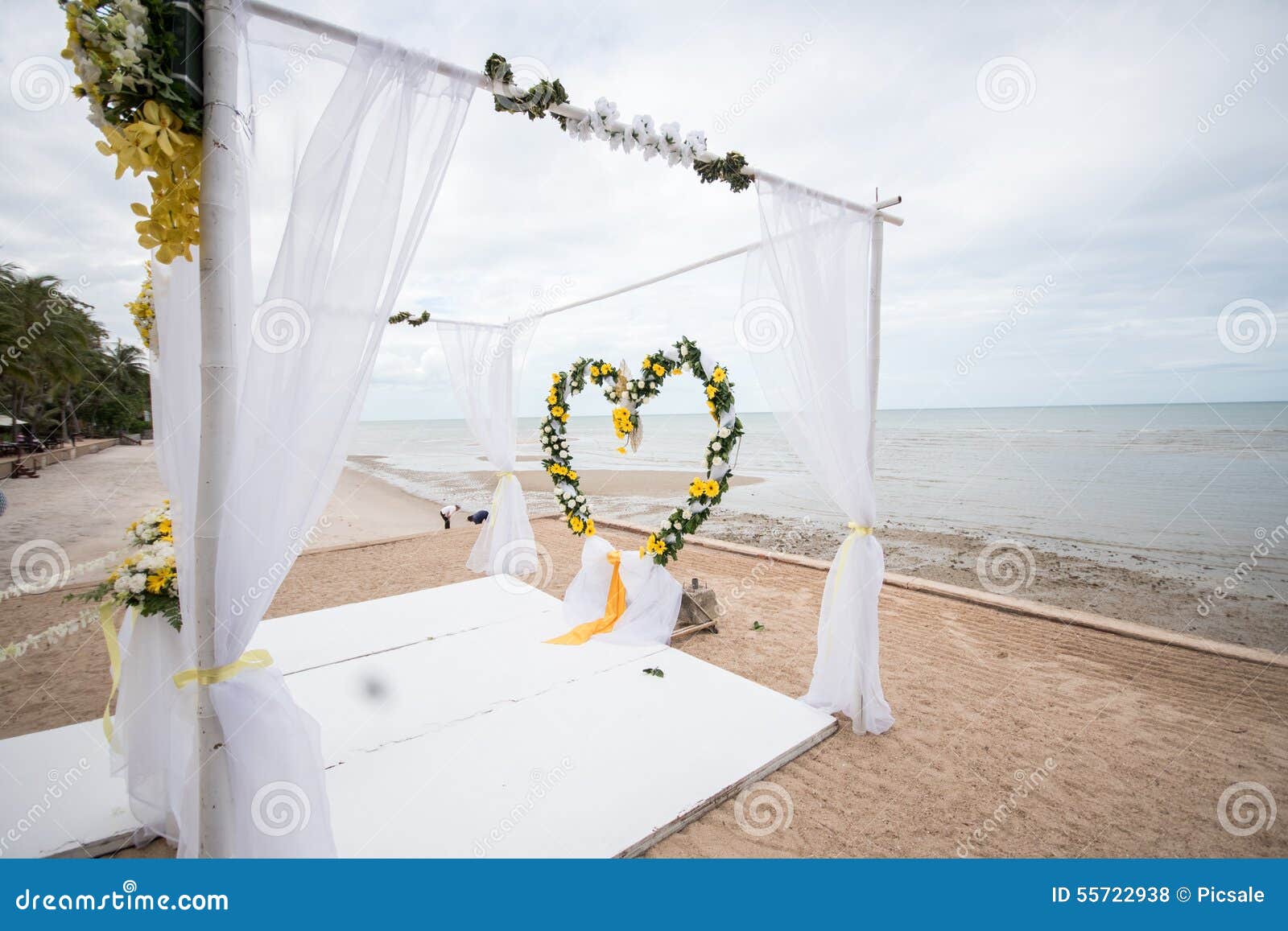 Wedding Setup Detail on the Beach. Stock Photo - Image of banquet, love ...