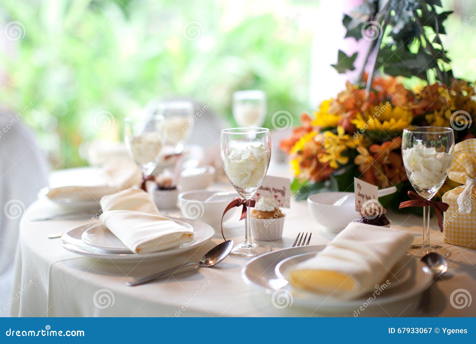 Wedding Table Setting. Banquet Table Decoration Stock Image - Image of ...