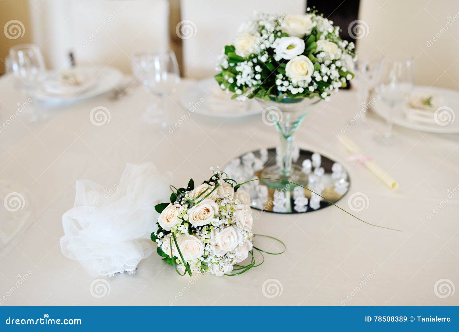 Wedding Table Setting with Roses Bouquet Stock Image - Image of plate ...