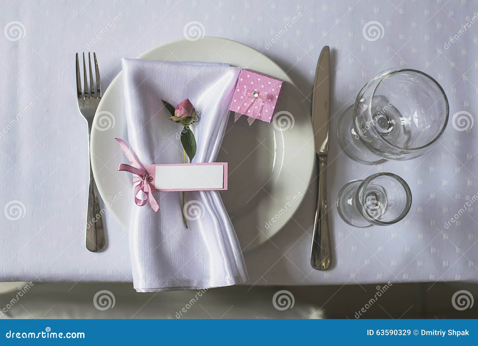 Wedding Table Setup with Rose Stock Image - Image of marry, arrangement ...