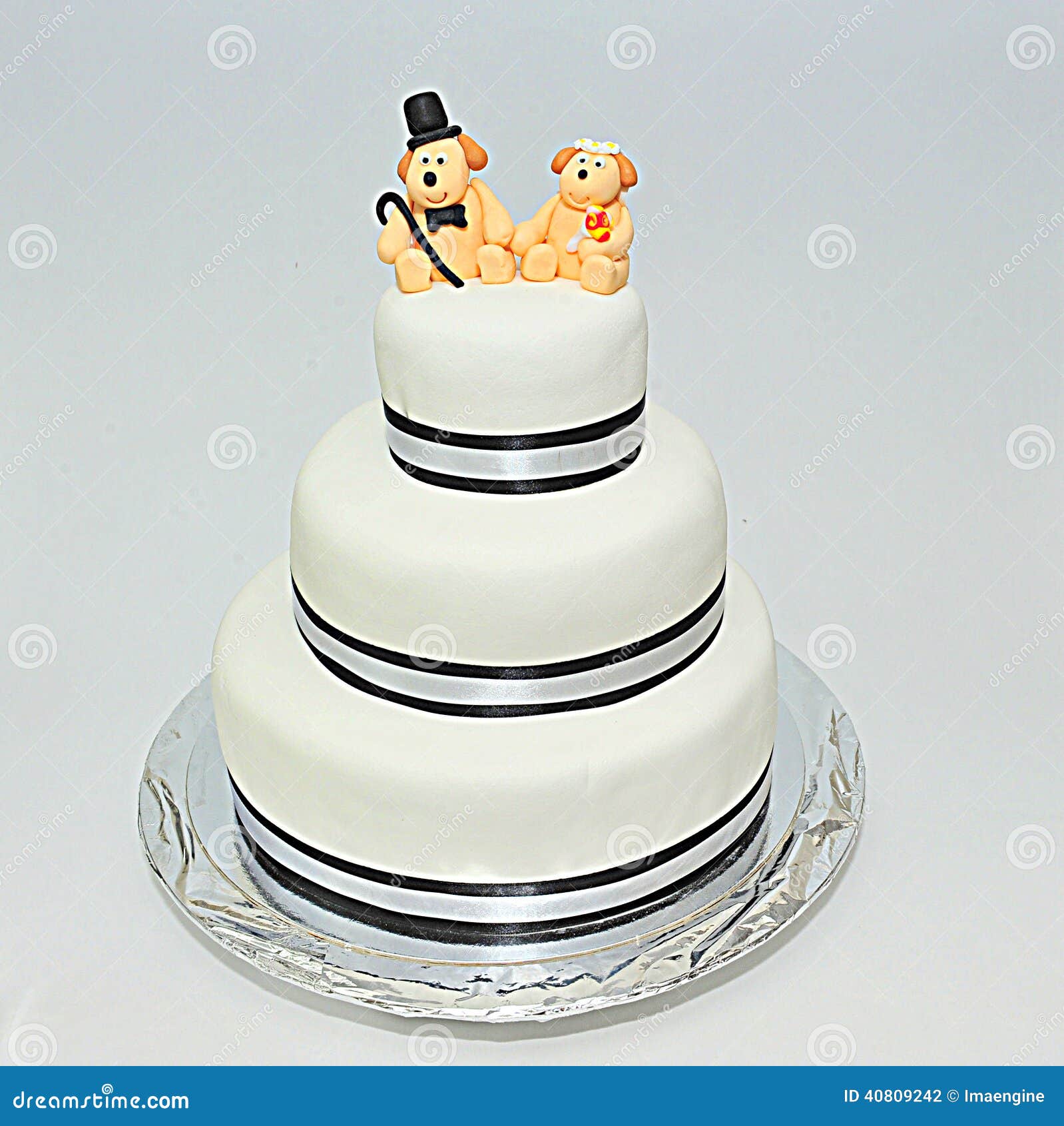 Wedding theme fondant cake stock photo. Image of filling - 40809242