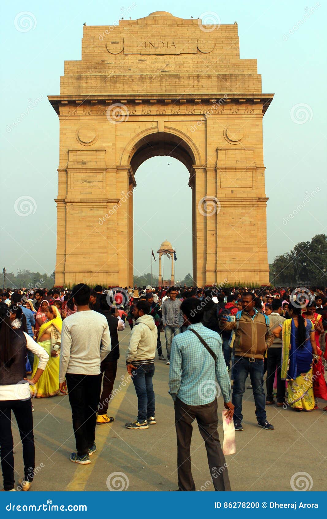 Weekend Crowd at India Gate Editorial Image - Image of gate, weekend ...
