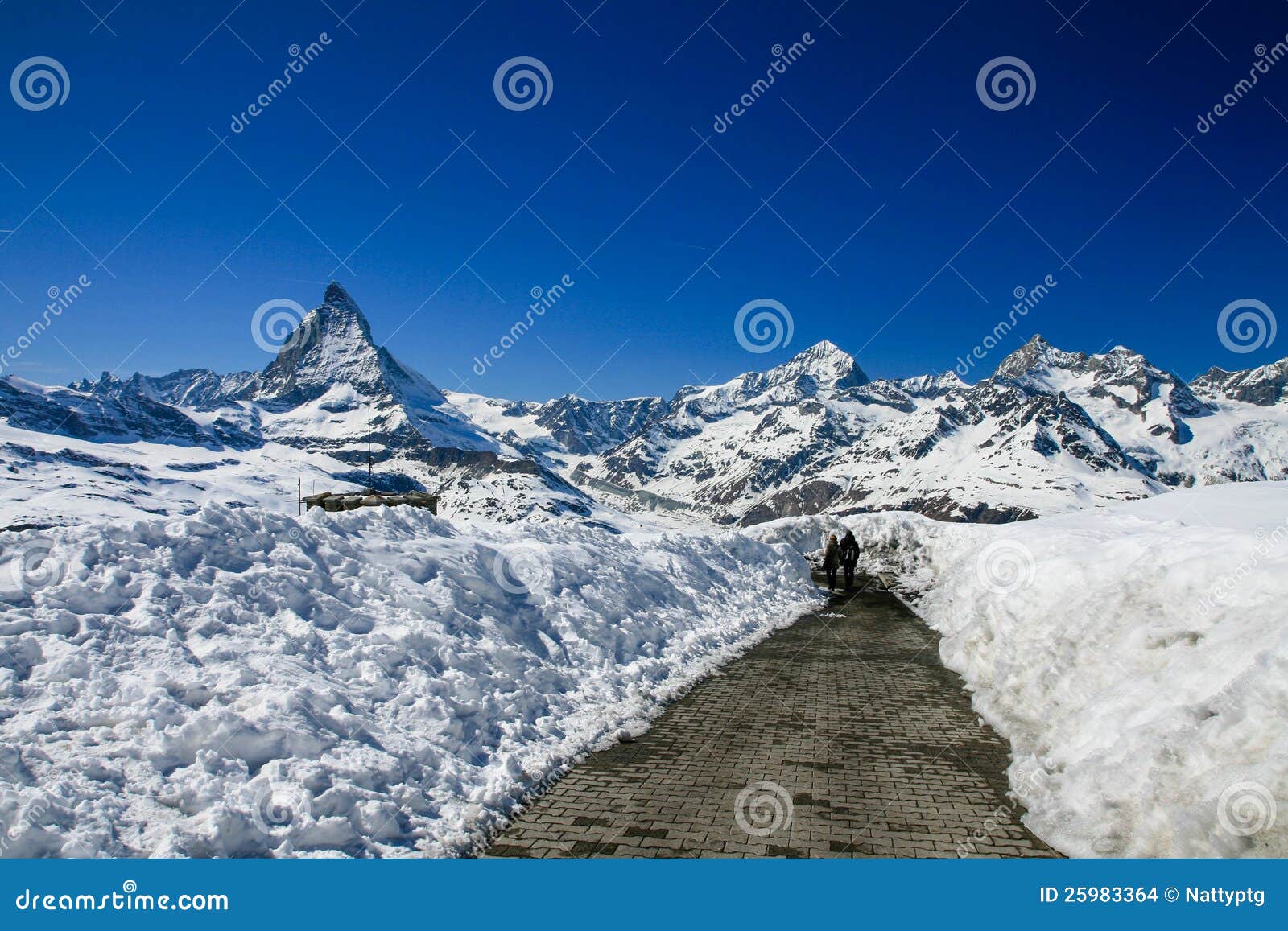 Weg aan Matterhorn stock foto. Image of vreedzaam, bestemming - 25983364