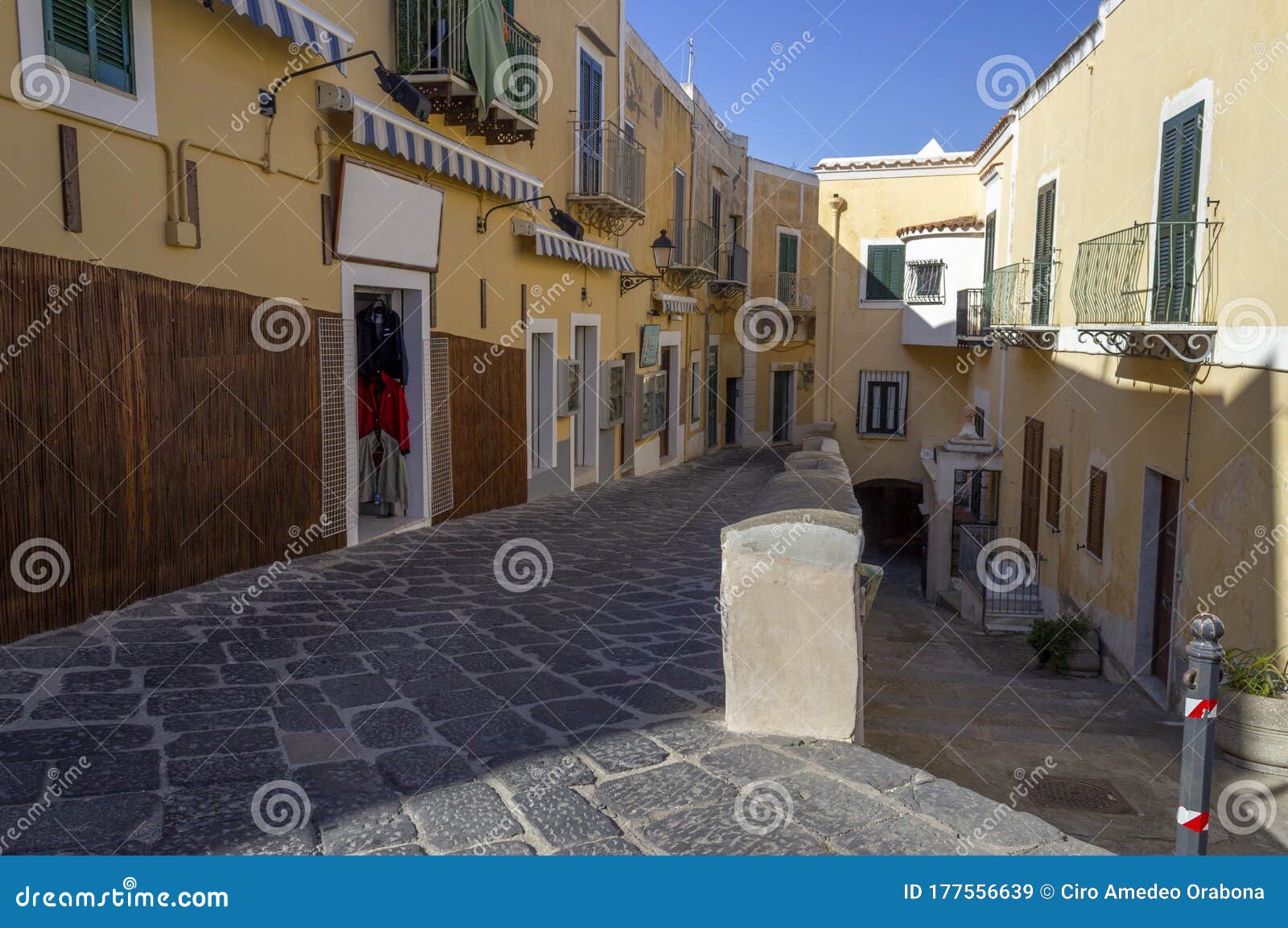 Weg von ventotene stockbild. Bild von ruhe, ozean, insel - 177556639