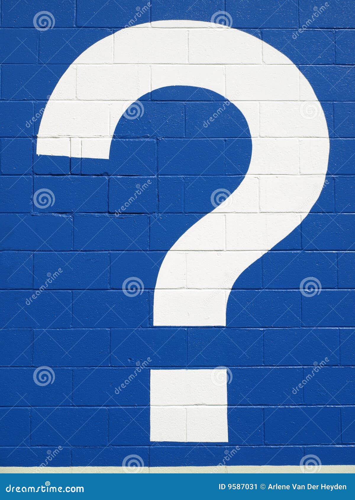 Weißes Fragezeichen stockbild. Bild von maurerarbeit, symbol - 9587031