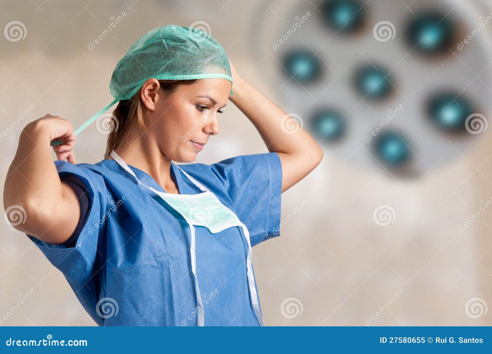 Weiblicher Chirurg stockbild. Bild von gesundheit, überzeugt - 27580655