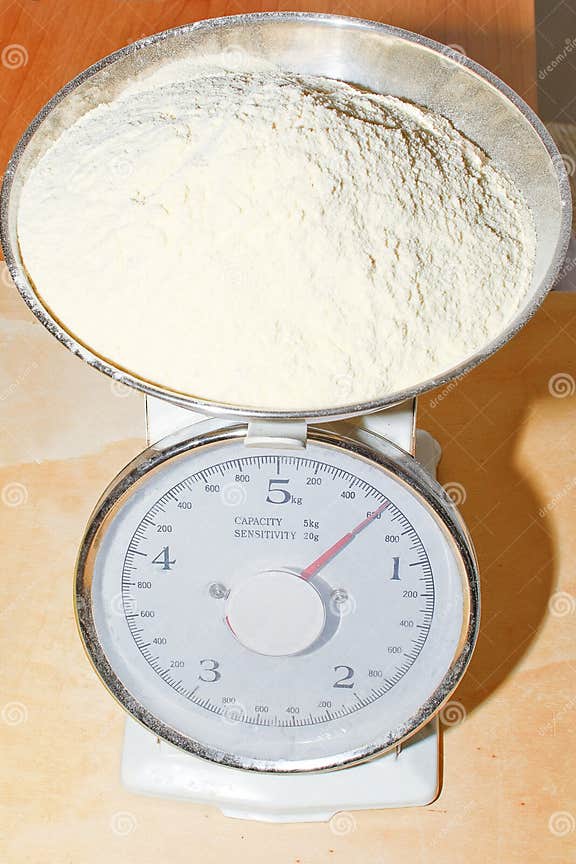 Weighing flour stock image. Image of kilo, ingredient - 67330887