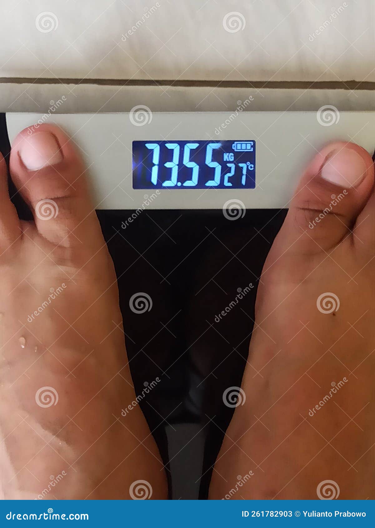Weight scale in kilogram stock image. Image of lighting - 261782903