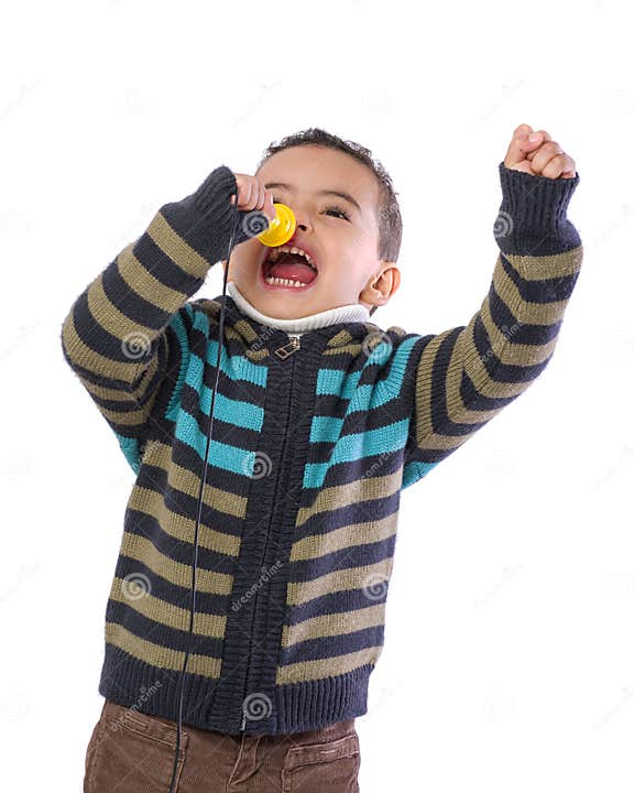 Weinig Kind Die Luid Zingen Stock Afbeelding - Image of luid, huilen ...