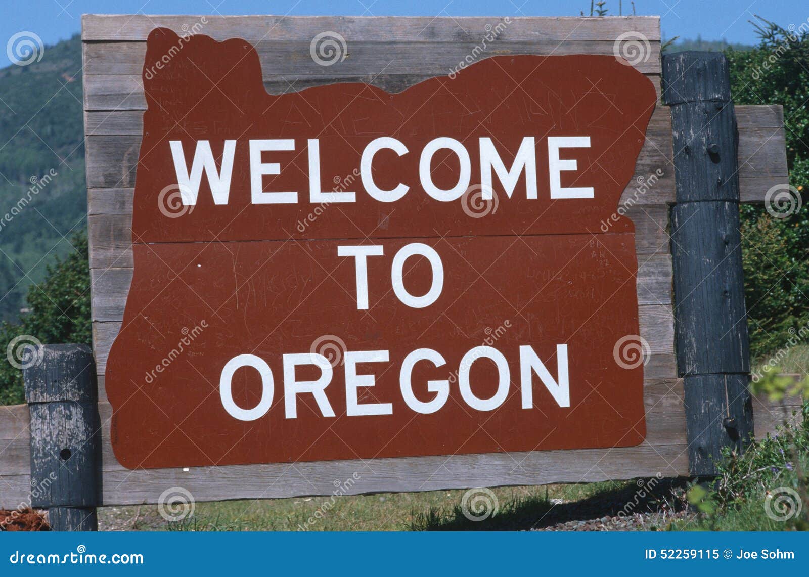 Welcome To Oregon Road Sign Stock Photography | CartoonDealer.com ...