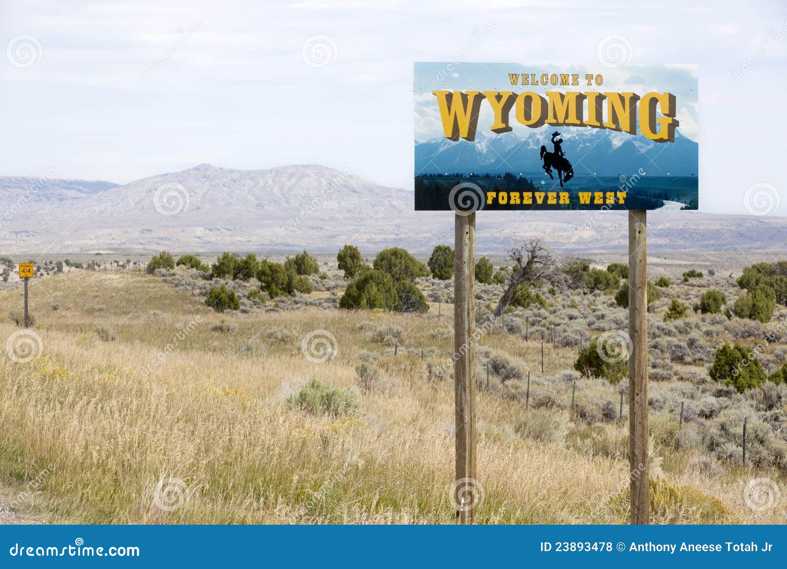 Welcome To Wyoming State Sign Stock Photo - Image of space, fields ...