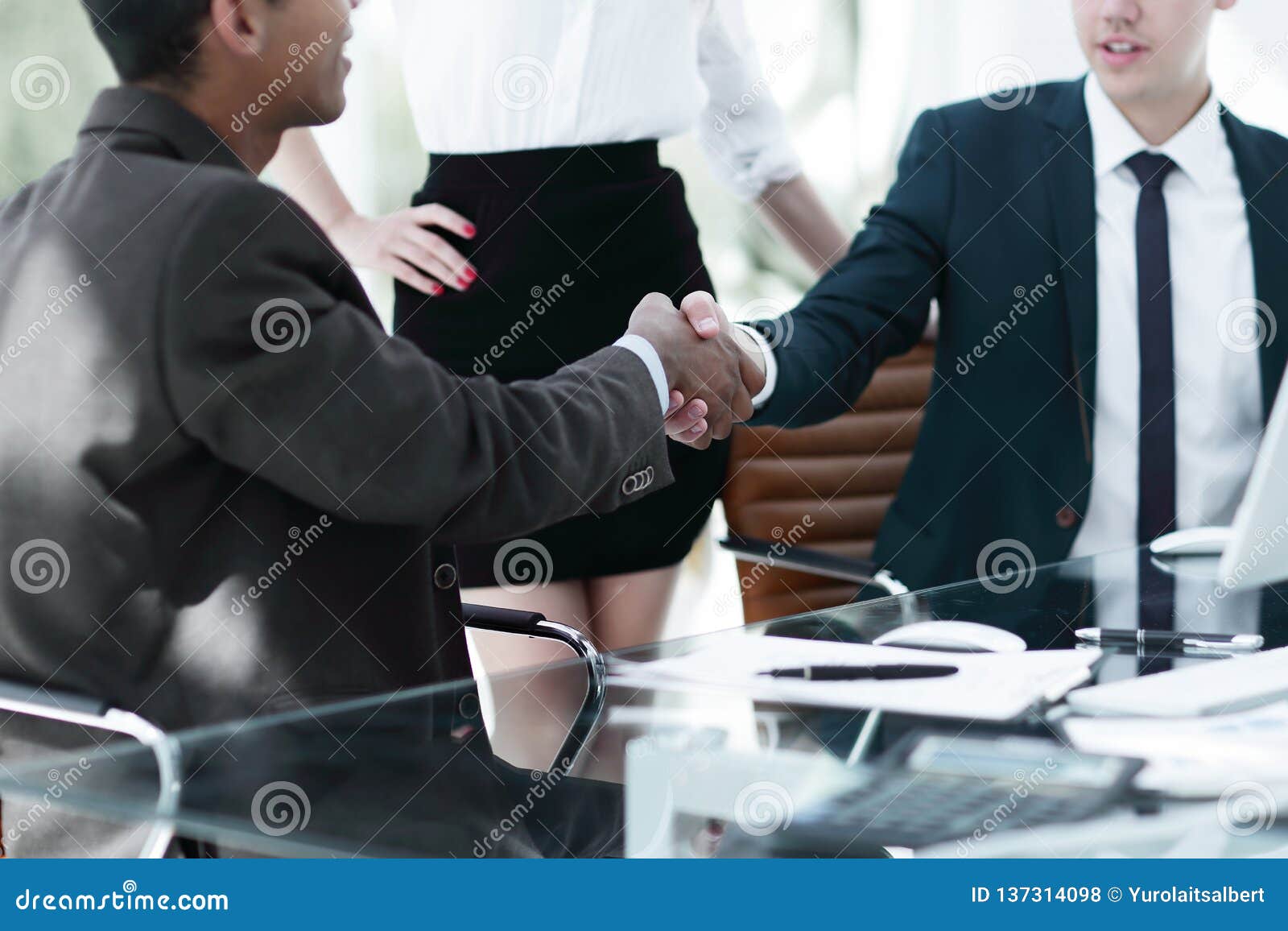 Handshake Manager and the Client in the Office Stock Photo - Image of ...