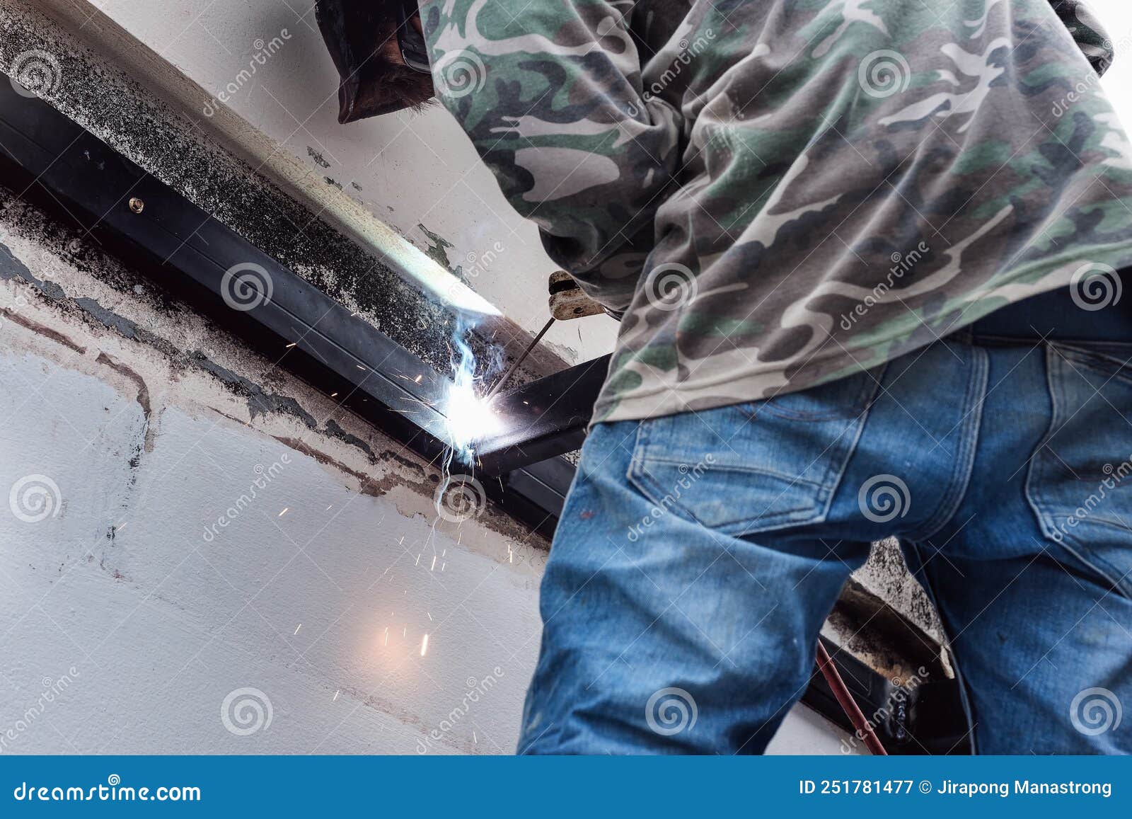 The Welder is Welding the Steel Structure To Add To the House Stock ...