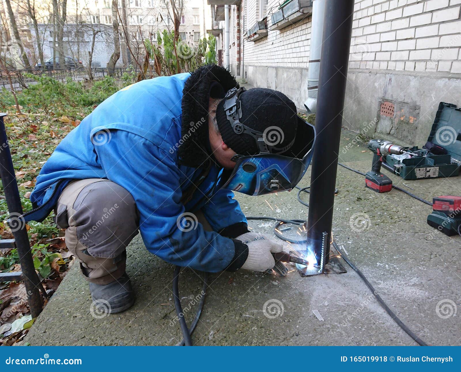 Welder at work stock photo. Image of basis, construction - 165019918