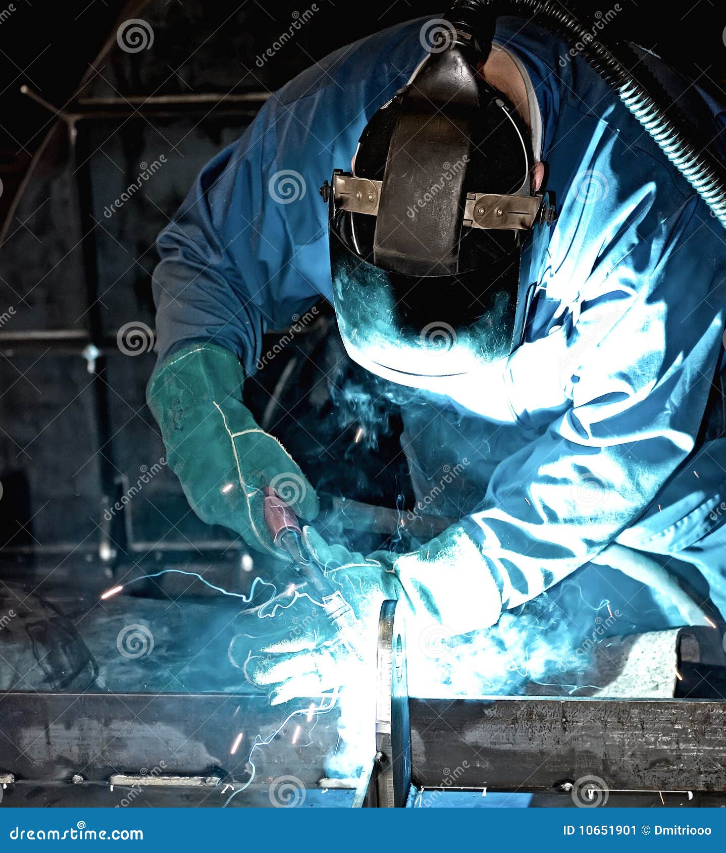 Welder at work. stock image. Image of light, manufacture - 10651901