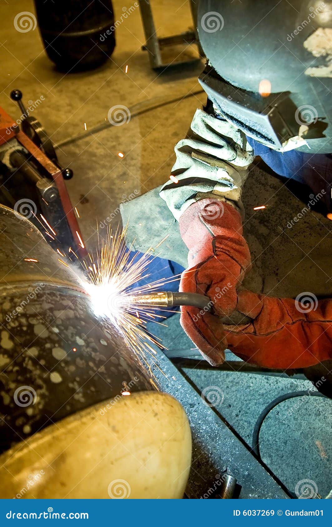 Welder at work stock image. Image of welder, fixes, protective - 6037269