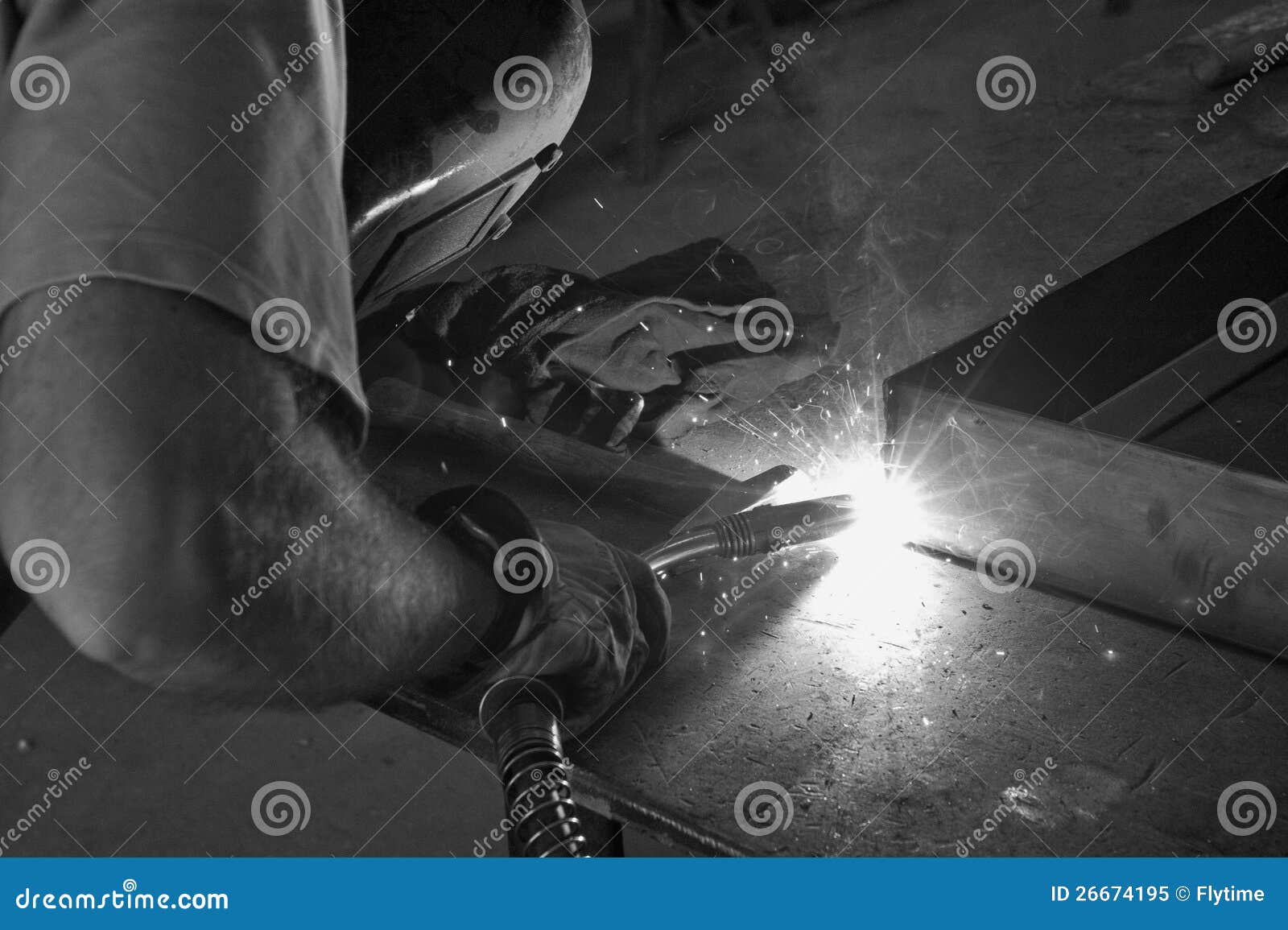Welding gravel pit stock image. Image of excavation, staff - 26674195