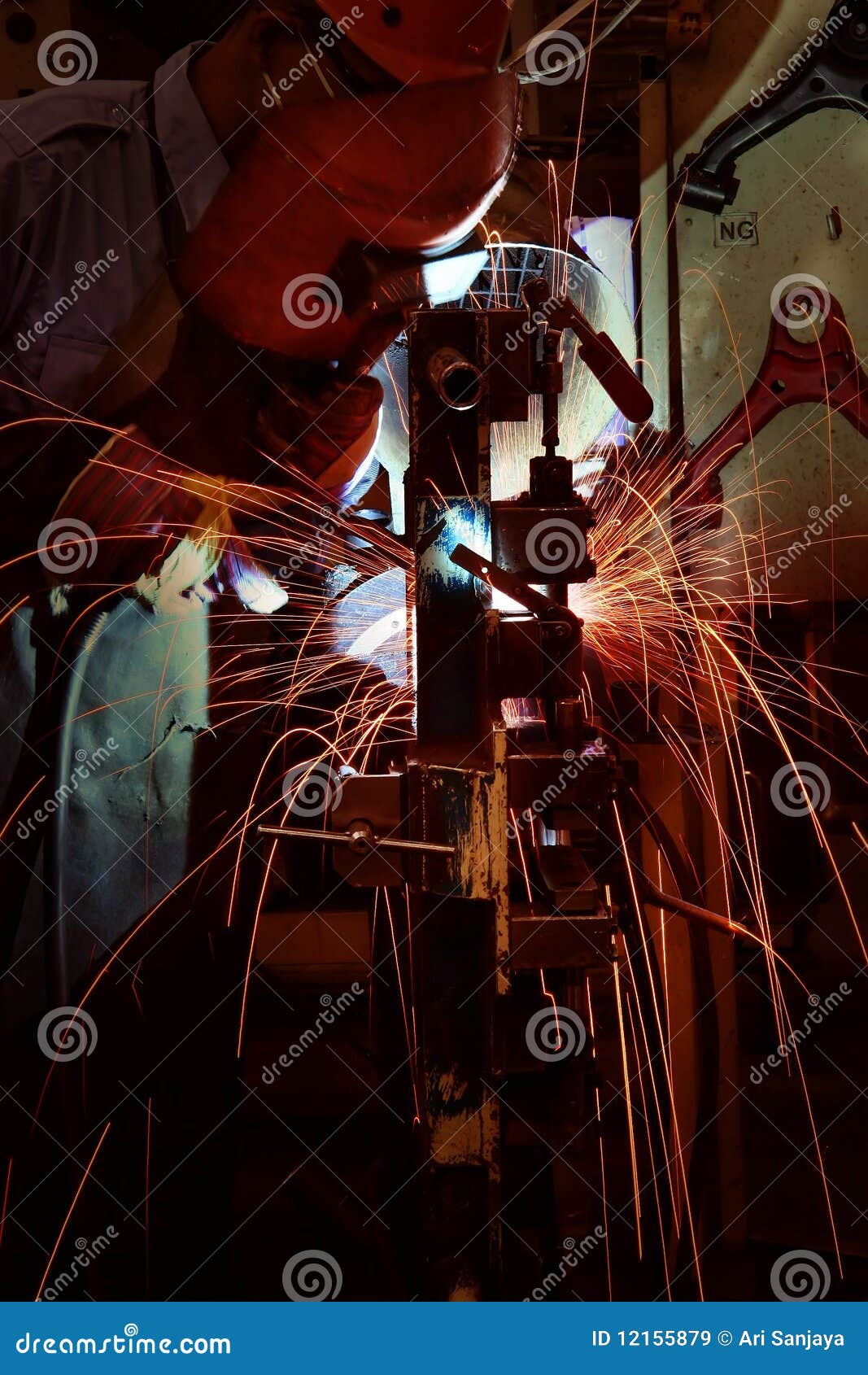 Welding operator stock image. Image of craft, beam, protective - 12155879