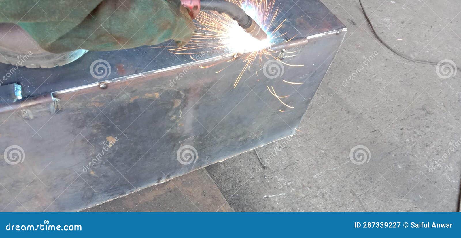 The Welding Process Uses a Mic Machine and You Can See the Welding ...