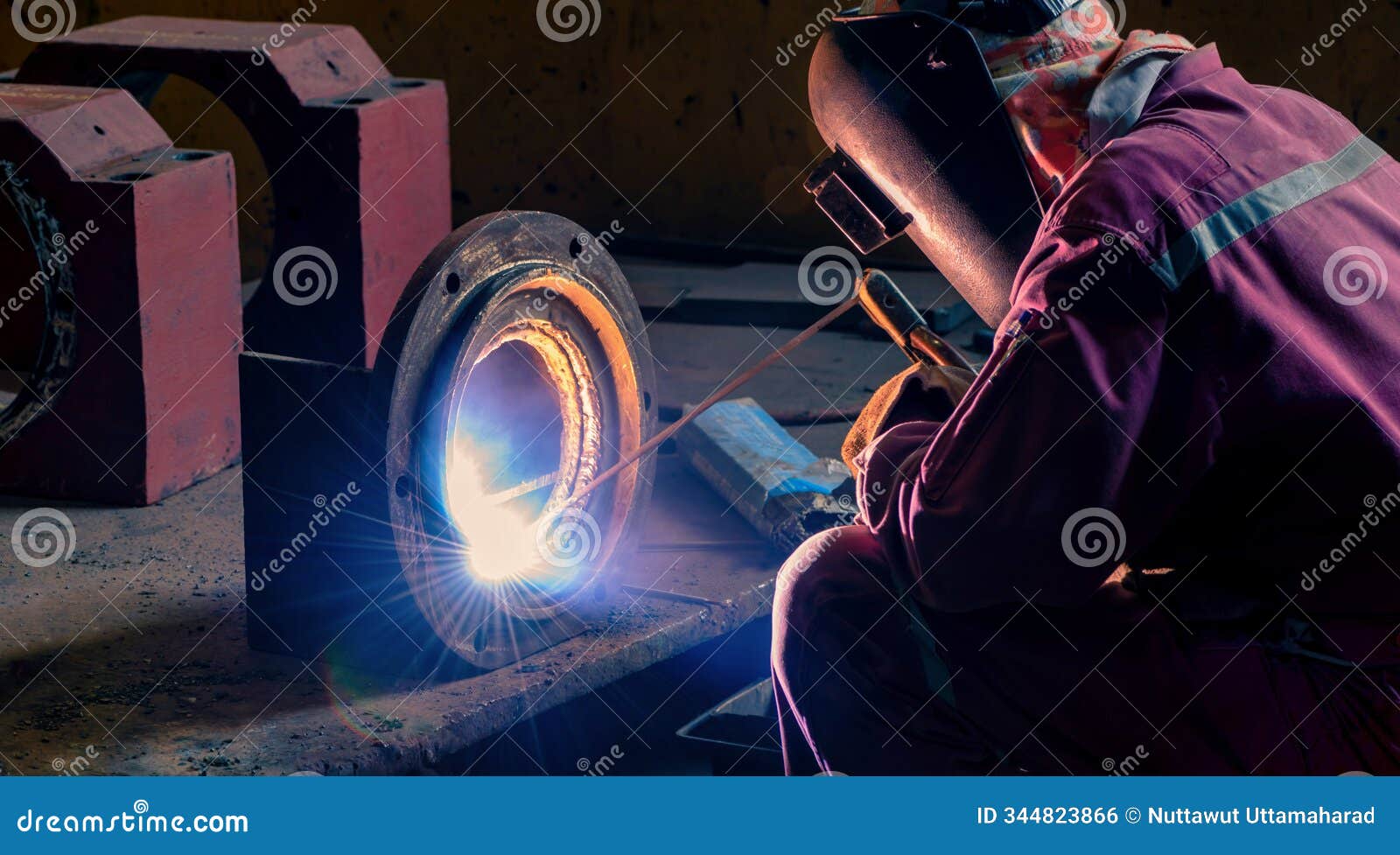 Welding Steel Structures and Bright Sparks in Construction Industry ...