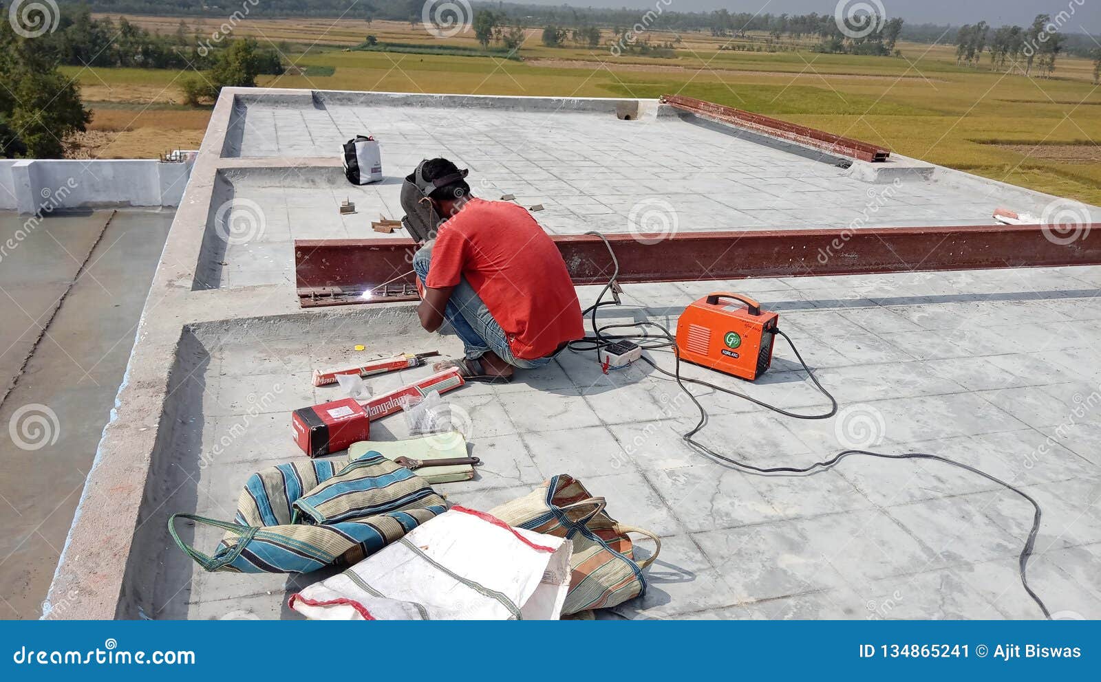 Welding editorial photo. Image of work, ismb, mumty - 134865241