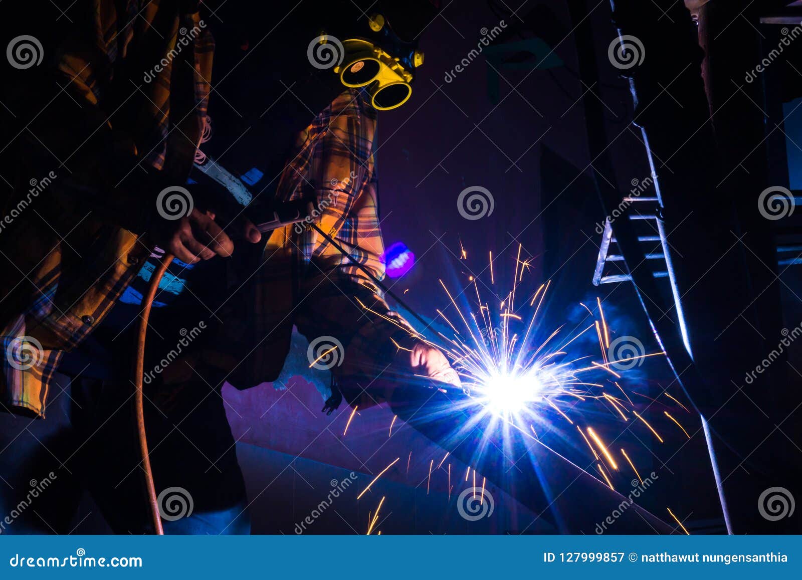 Welding Zone Elements of Steel Construction with the Use of the Stock ...