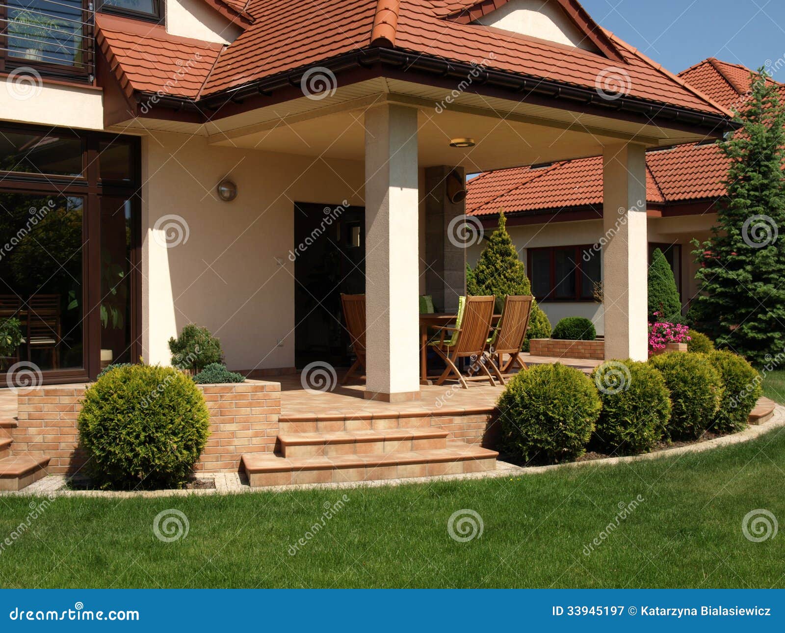 Well-design house stock image. Image of architecture - 33945197