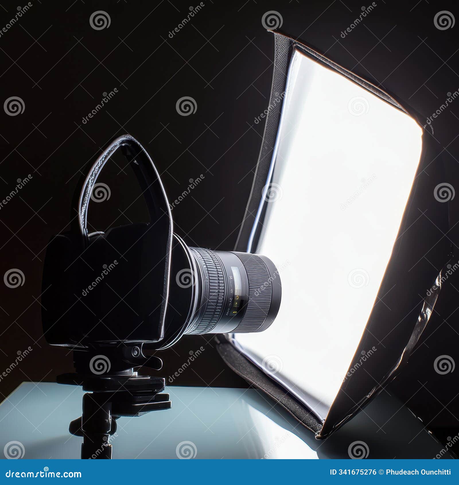 Camera Setup with Lightbox for Sharp Image Edges Stock Illustration ...