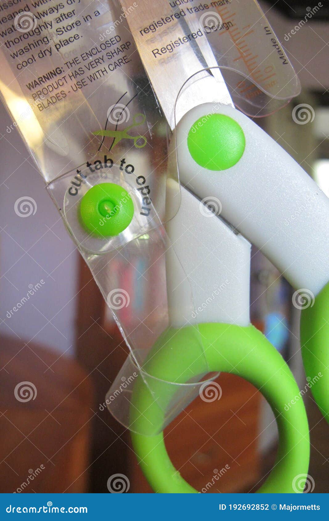 `Well Played, Scissors`: Packaging for Scissors that Requires Scissors ...