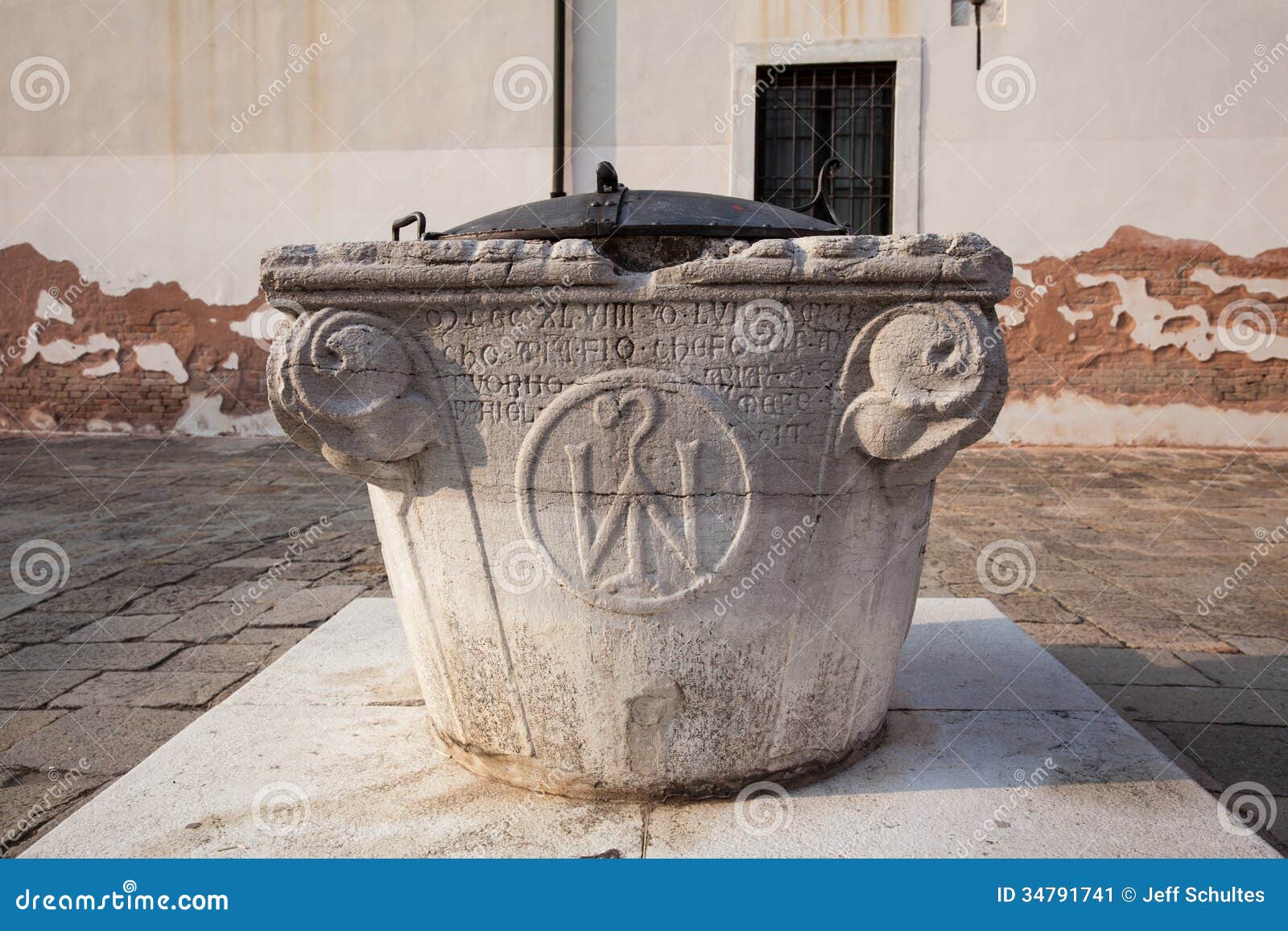 A Well in Venice, Italy from 1059 Stock Image - Image of xlviiii ...