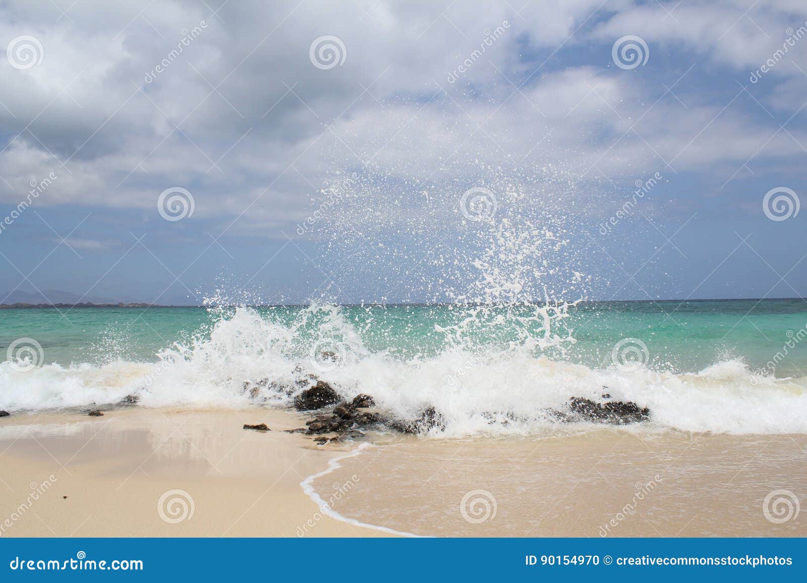 Wellen, Die Am Strand Injizieren Sie Bild. Bild: 90154970