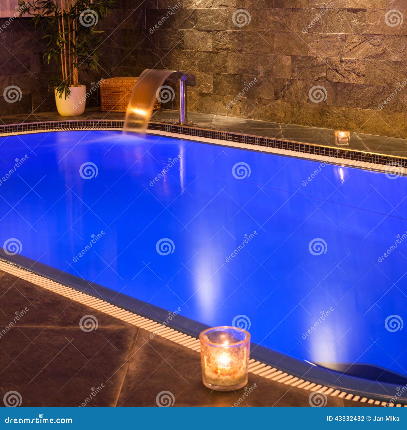 Wellness and Spa Swimming Pool Stock Photo - Image of aqua, bath: 43332432