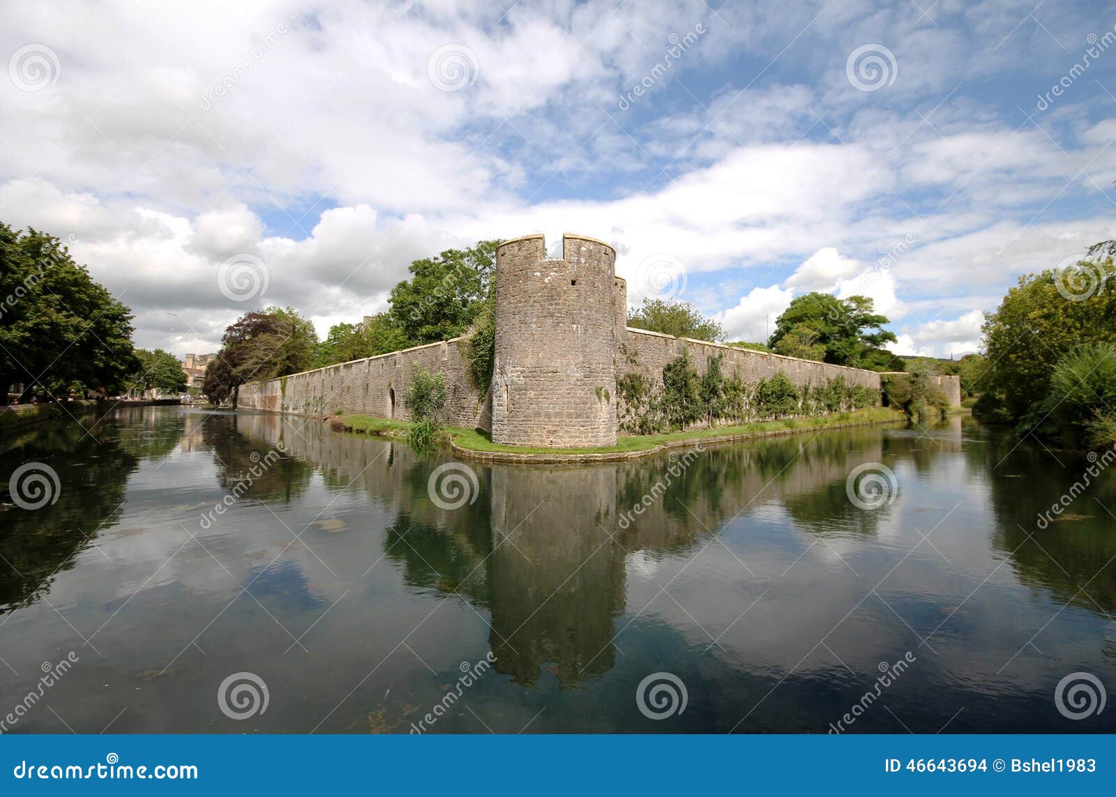 Wells Cathedral Wall Moat Stock Photos - Free & Royalty-Free Stock ...