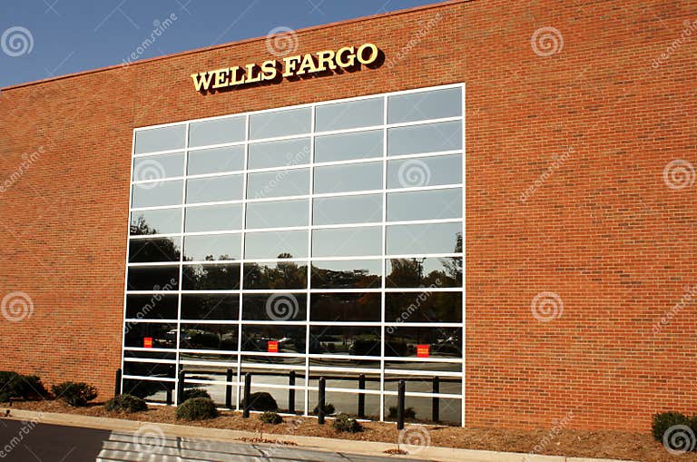 Wells Fargo Building editorial stock image. Image of reflective - 21920209