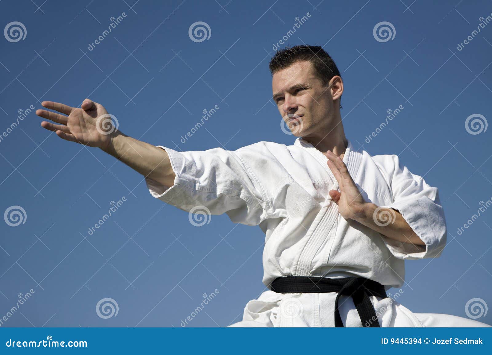 Weltmeister Von Karate - Kata Stockfoto - Bild von mann, verteidigung ...