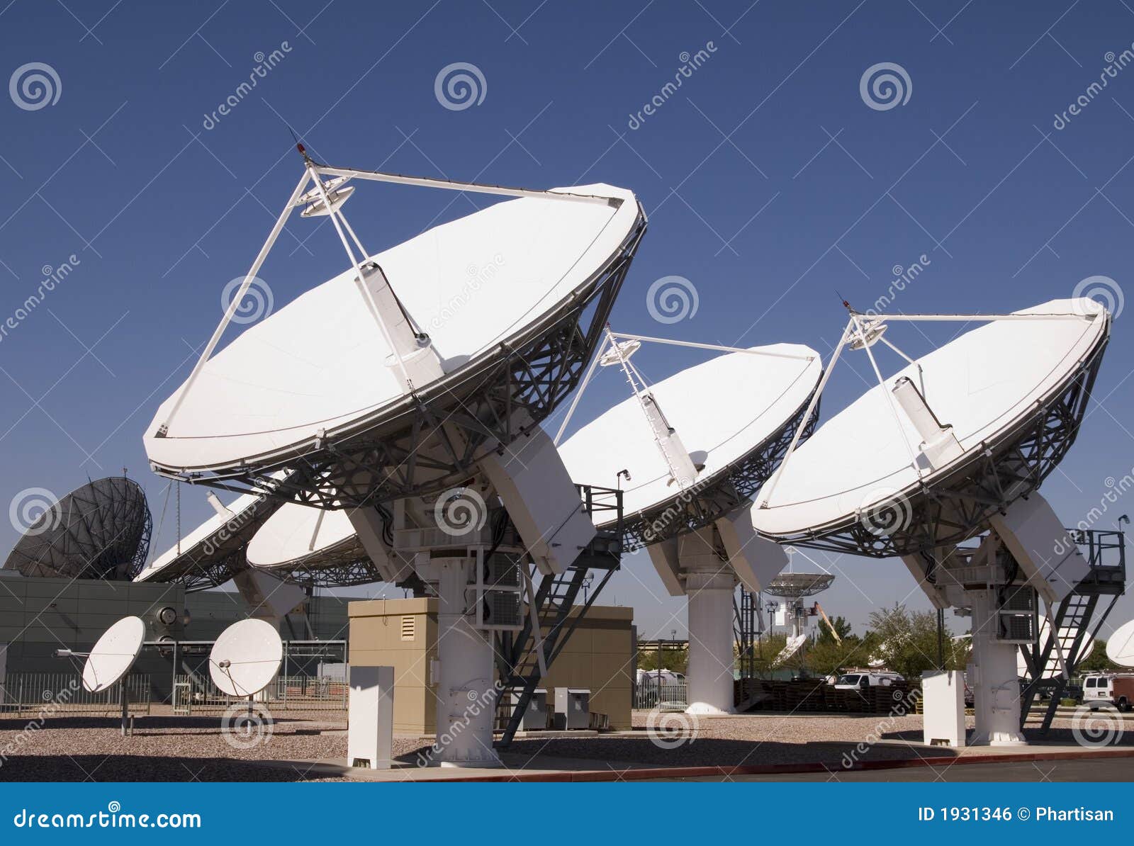 Weltraum-Hochfrequenz-Teleskope Stockfoto - Bild von ausrüstung ...