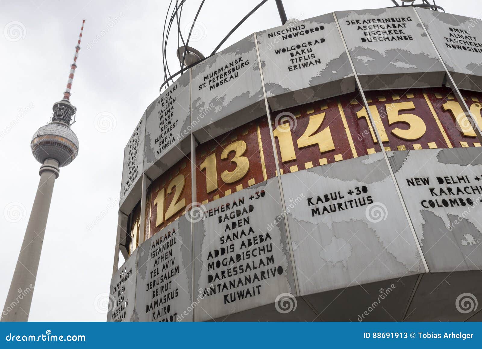 Weltuhr Alexanderplatz Berlin Deutschland Redaktionelles Stockfoto ...