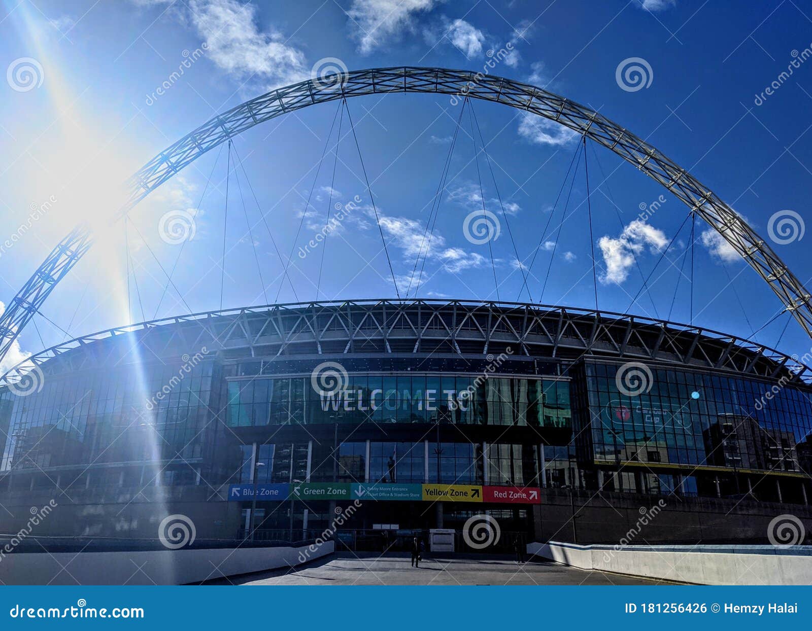 Wembley Stadium Arch with Blue Skies Editorial Photo - Image of wembley ...